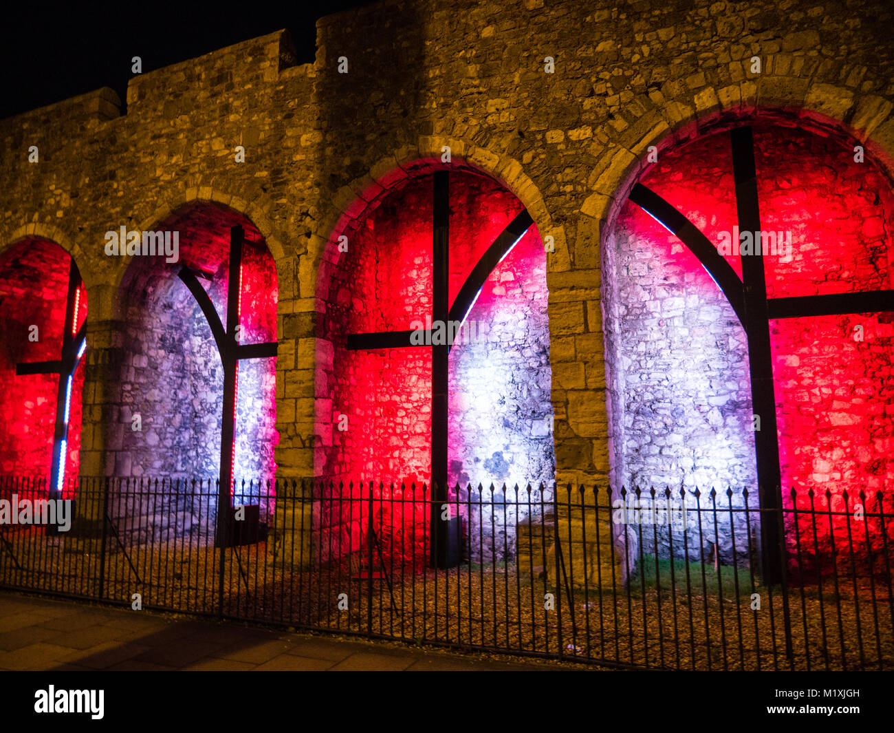 Southampton stadtmauern -Fotos und -Bildmaterial in hoher Auflösung – Alamy
