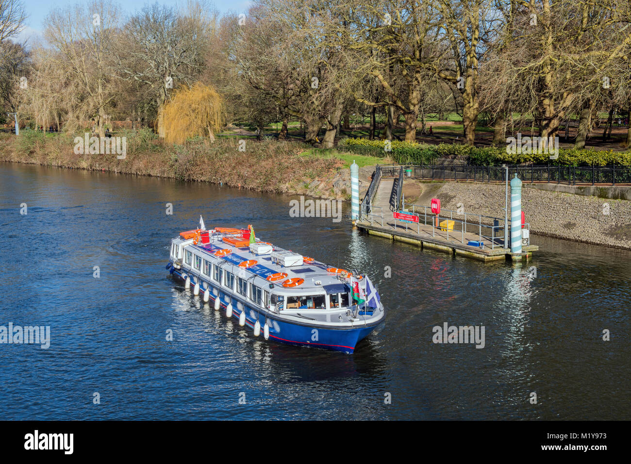 Der wasserbus -Fotos und -Bildmaterial in hoher Auflösung – Alamy