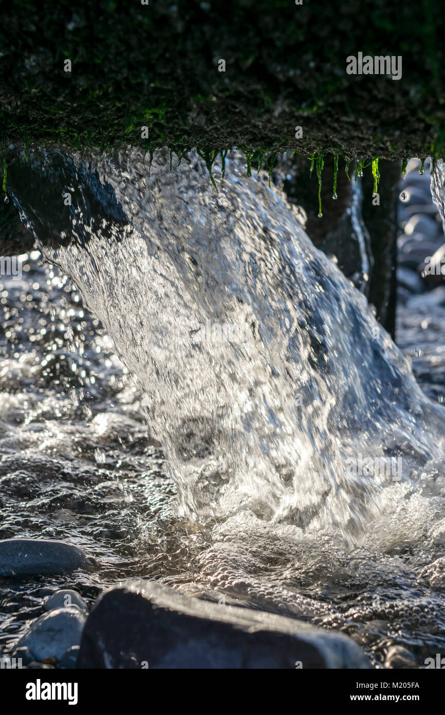 Water discharge -Fotos und -Bildmaterial in hoher Auflösung – Alamy
