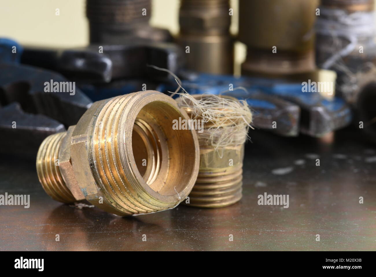 Messing armaturen -Fotos und -Bildmaterial in hoher Auflösung – Alamy