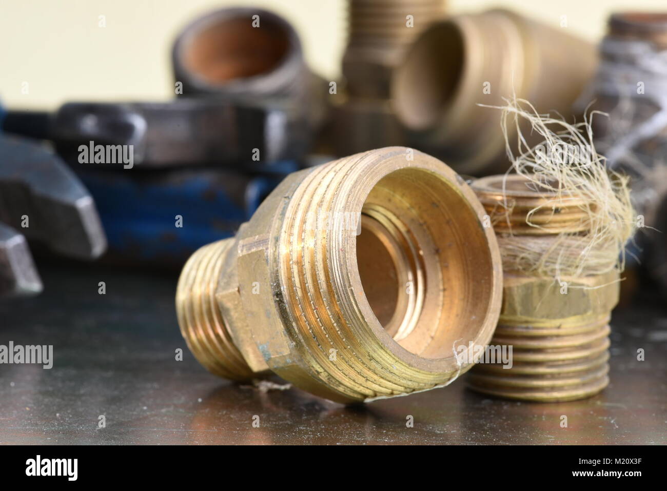 Messing armaturen -Fotos und -Bildmaterial in hoher Auflösung – Alamy