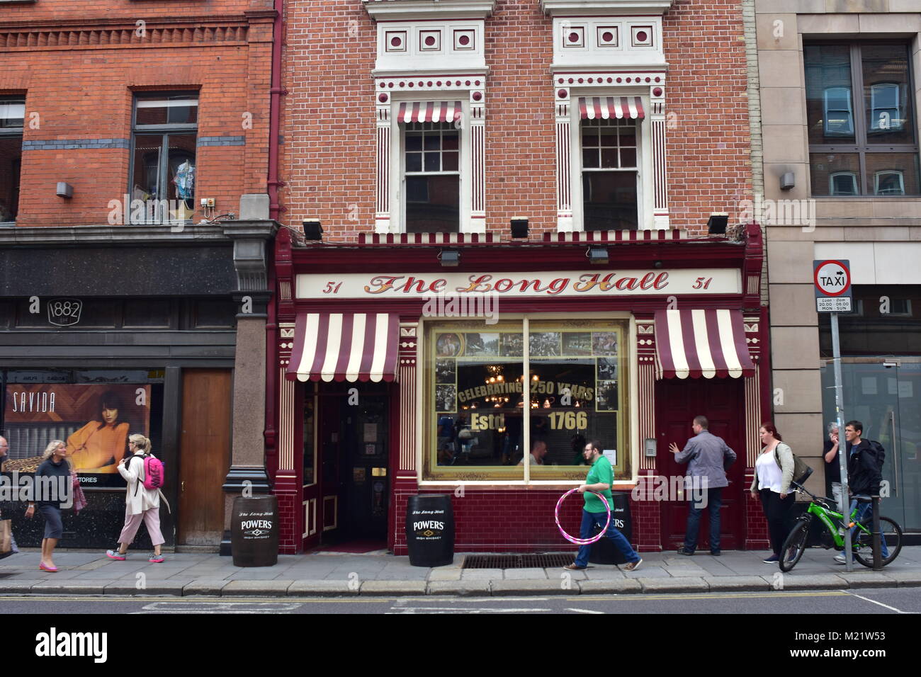 Irische pub fassade -Fotos und -Bildmaterial in hoher Auflösung – Alamy