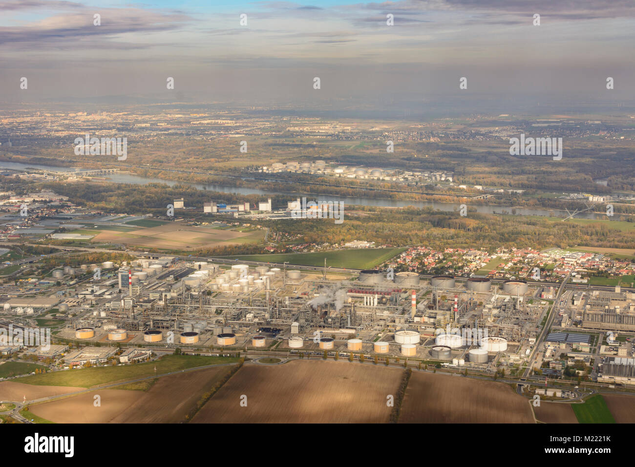 Omv refinery -Fotos und -Bildmaterial in hoher Auflösung – Alamy