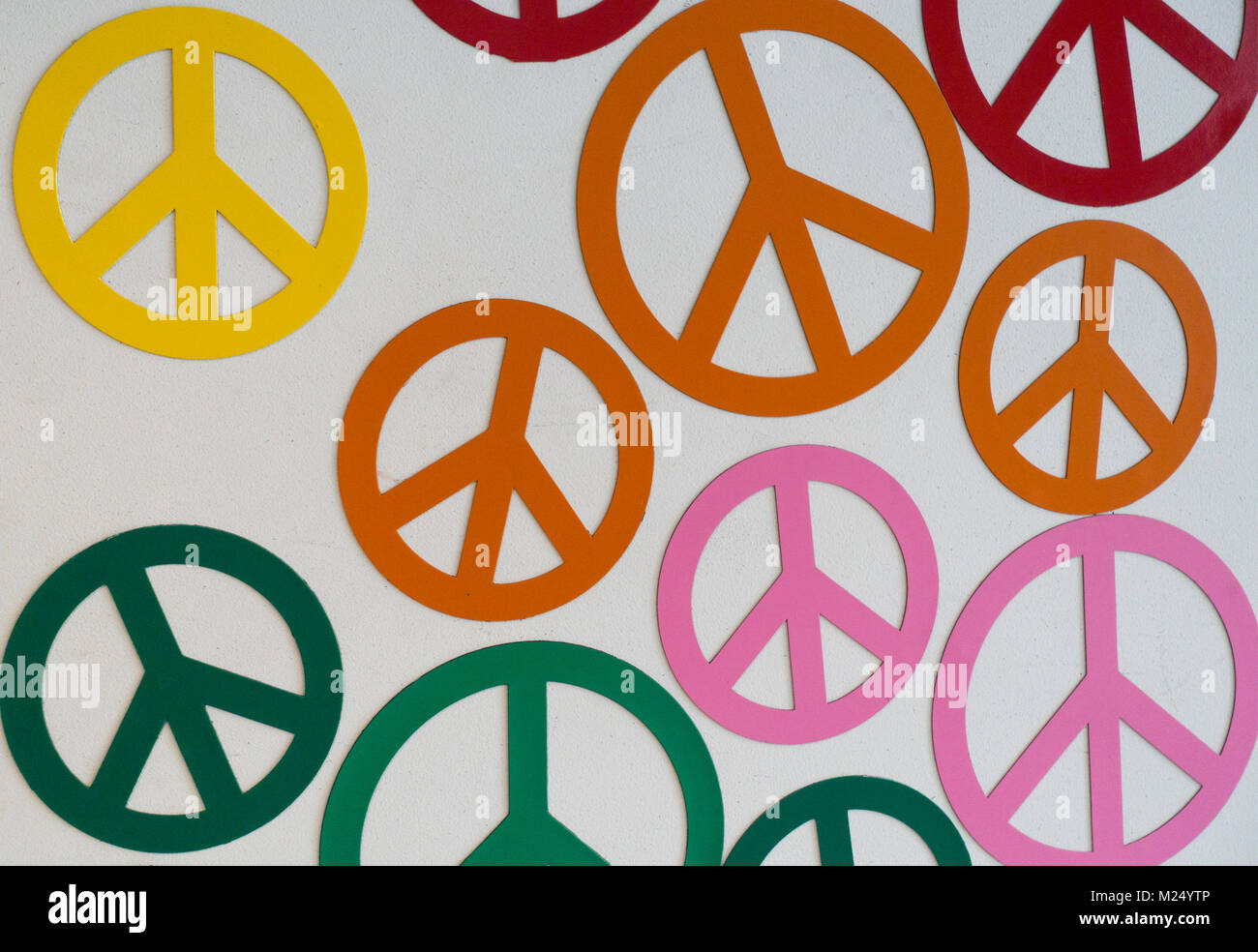 Peace signs -Fotos und -Bildmaterial in hoher Auflösung – Alamy