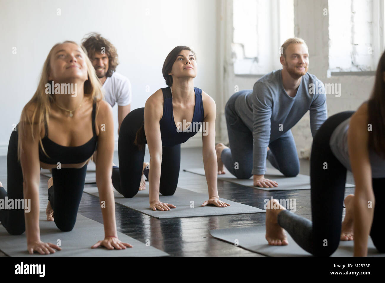 Steifer nacken -Fotos und -Bildmaterial in hoher Auflösung - Seite 2 ...