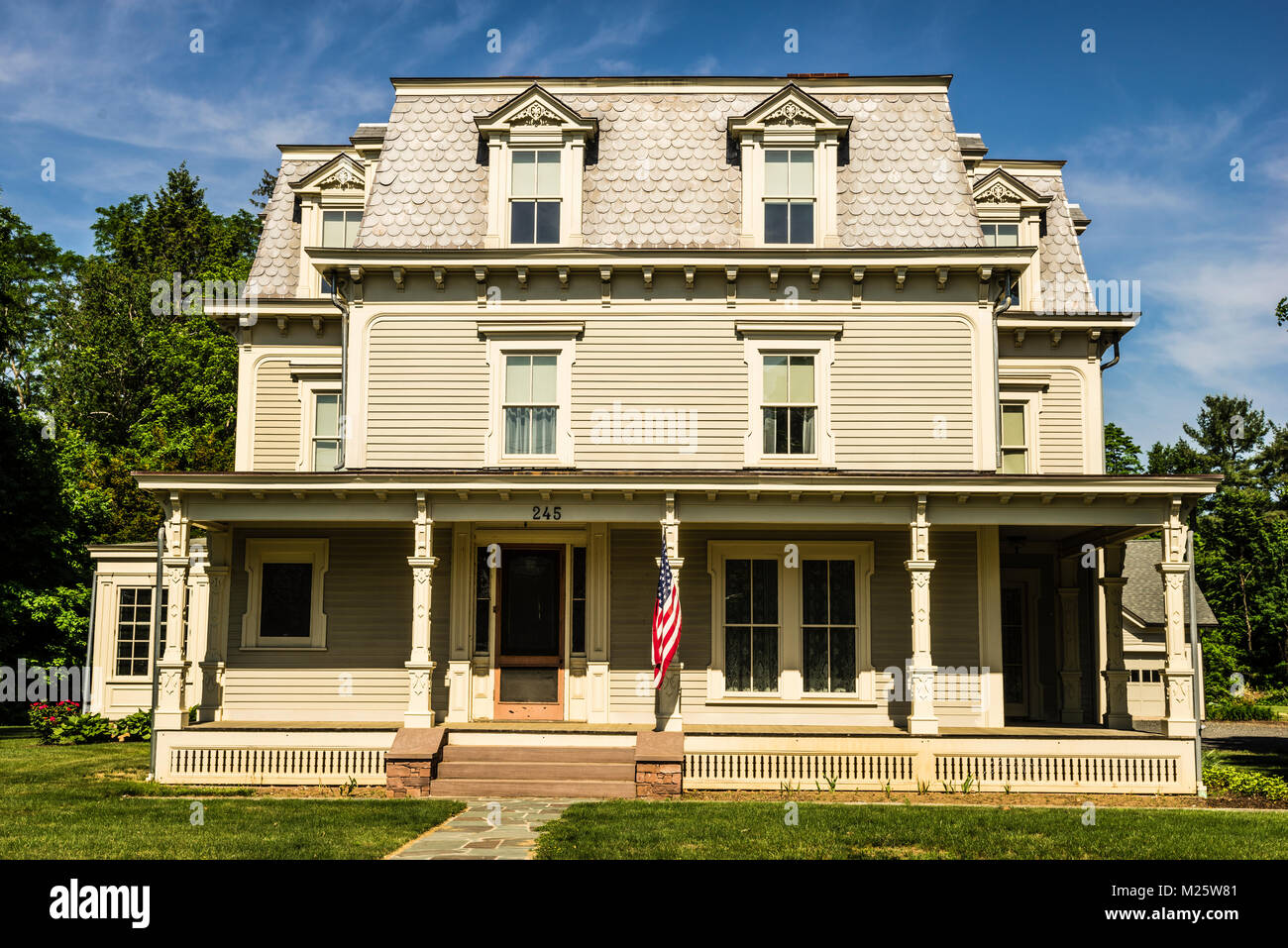 Mansardendach 245 Lachs Brook St. Granby, Connecticut, USA ...