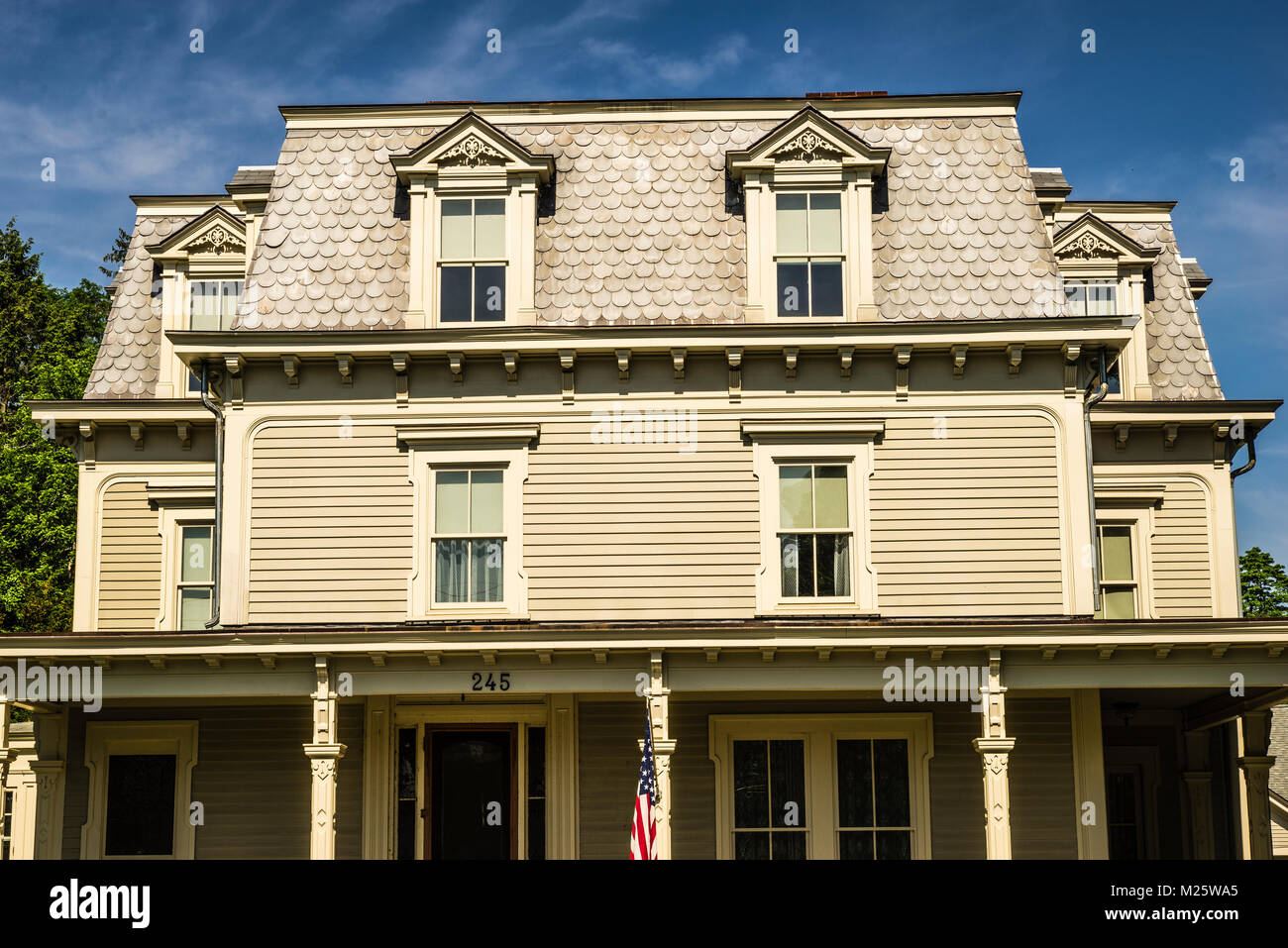 Mansardendach 245 Lachs Brook St. Granby, Connecticut, USA ...