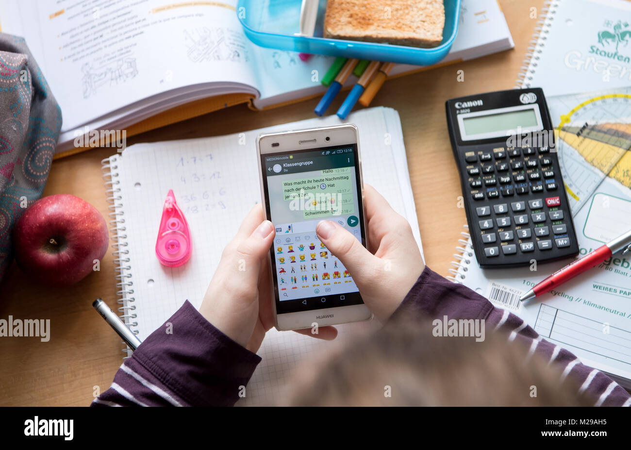 Handyverbot in der schule -Fotos und -Bildmaterial in hoher Auflösung ...