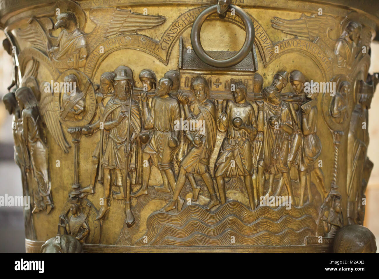 Überquerung des Jordan. Romanische Reliefs auf das bronzene Taufbecken ...