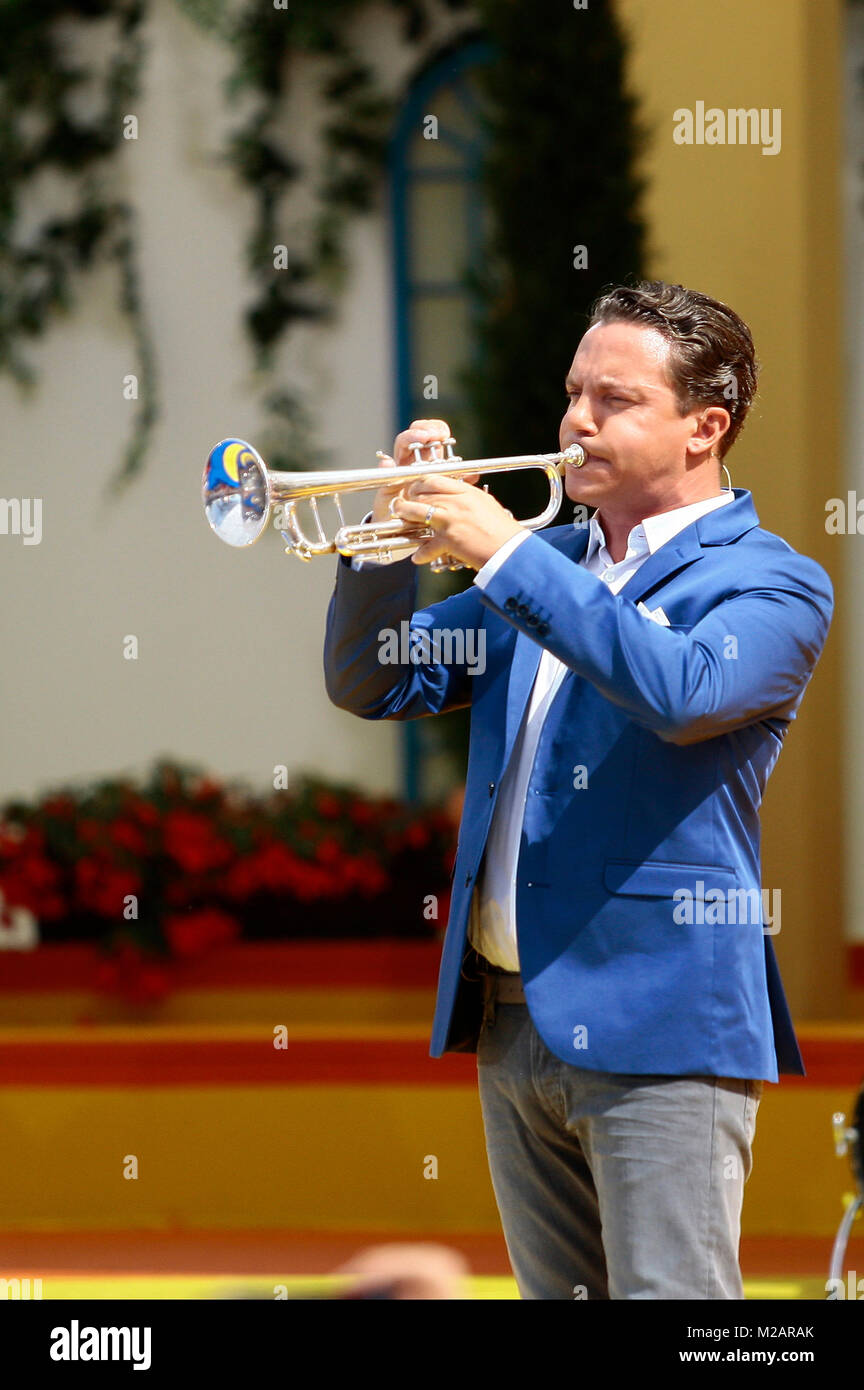 Immer wieder Sonntags, aus dem Europapark Rust Stefan Mross mit Trompete Stockfotografie - Alamy