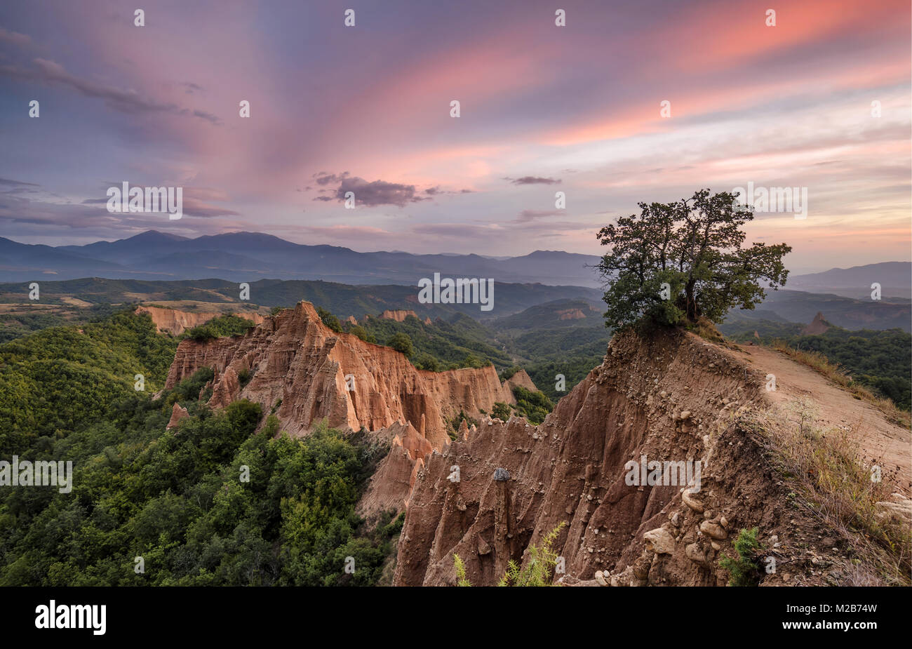Sandstone pyramids of melnik -Fotos und -Bildmaterial in hoher ...