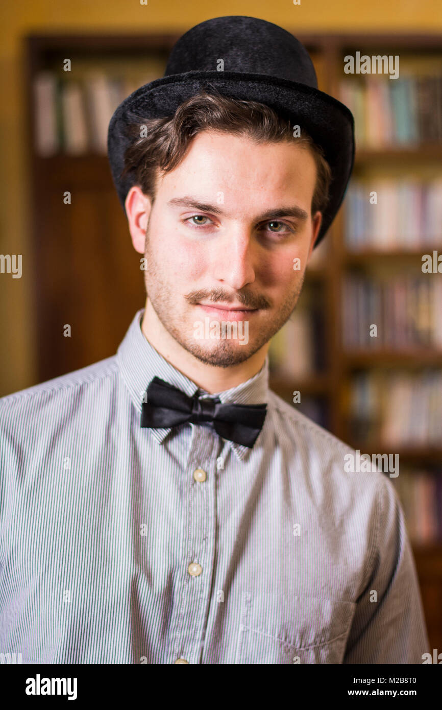 Mann mit zylinder -Fotos und -Bildmaterial in hoher Auflösung – Alamy