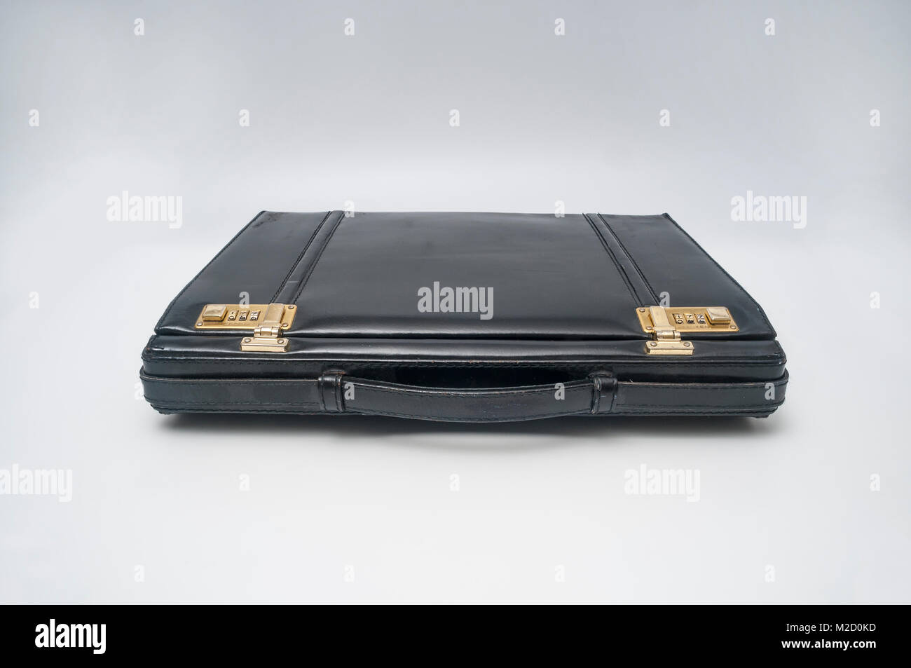 Attache case -Fotos und -Bildmaterial in hoher Auflösung – Alamy