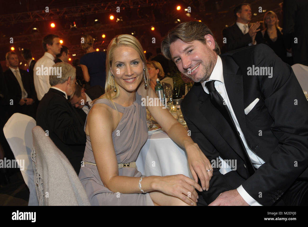 Judith Rakers und Andreas PFAFF bei der Verleihung des 2. Deutschen ...