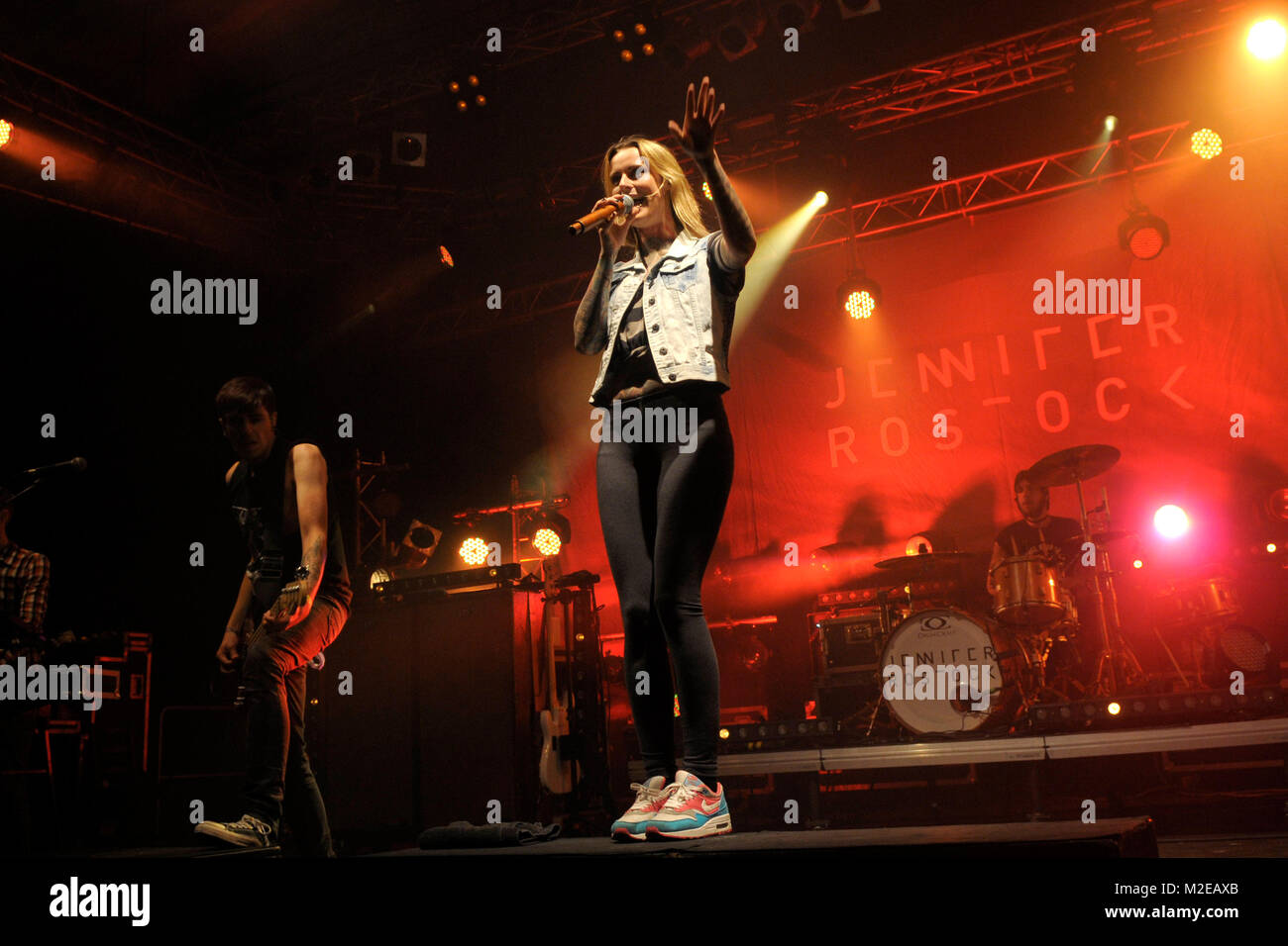 Die Band Jennifer Rostock (mit Saengerin Jennifer Weist) bei ihrem ...