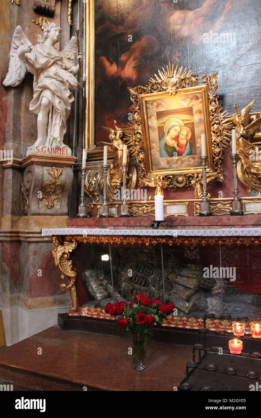 In der Barockkirche (Peterskirche) in Wien (Österreich Stockfotografie ...