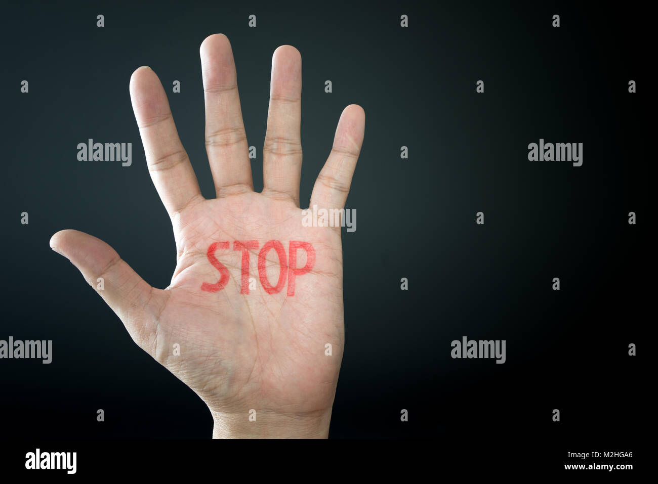 Red stop sign hand -Fotos und -Bildmaterial in hoher Auflösung – Alamy