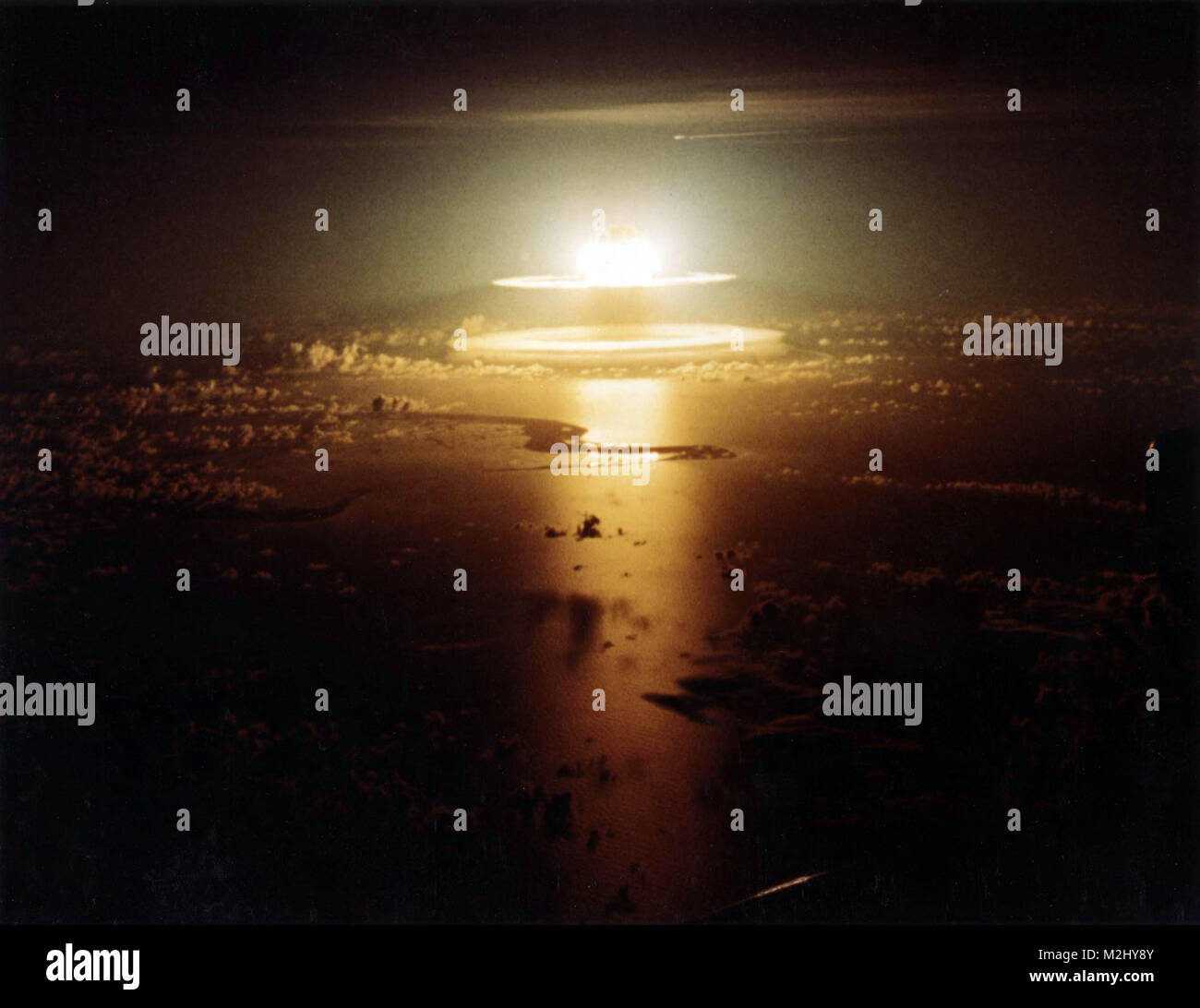 Operation dominic -Fotos und -Bildmaterial in hoher Auflösung – Alamy