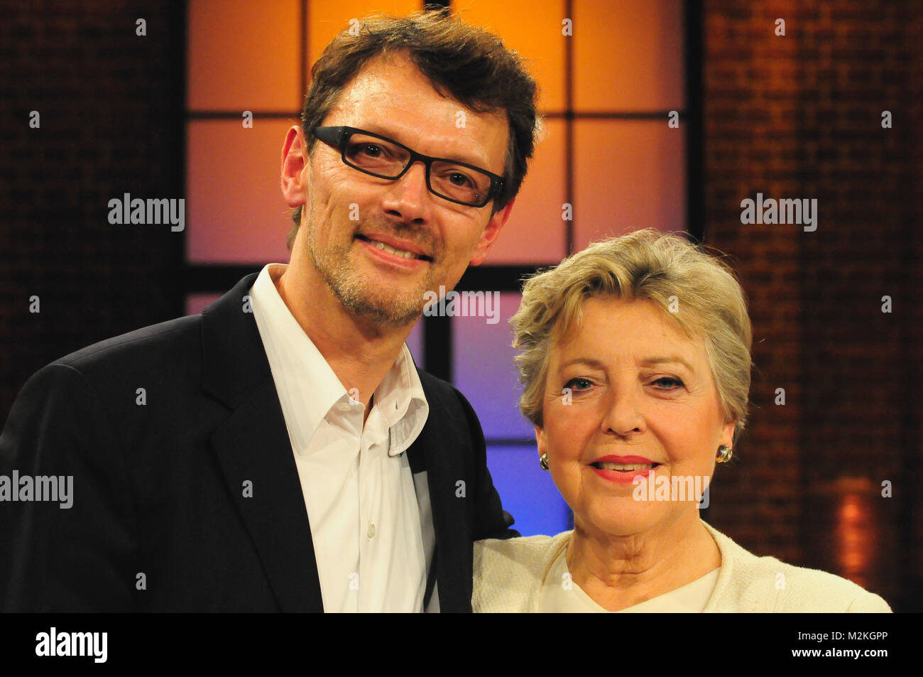 Marie luise lindenstraße -Fotos und -Bildmaterial in hoher Auflösung ...