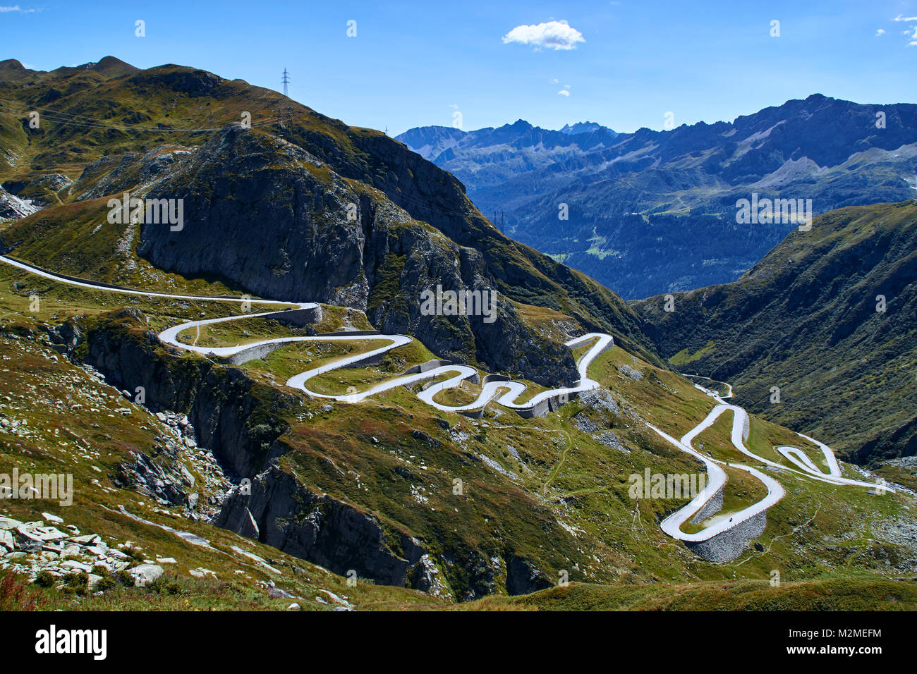 Alte gotthard bergpassstraße -Fotos und -Bildmaterial in hoher ...