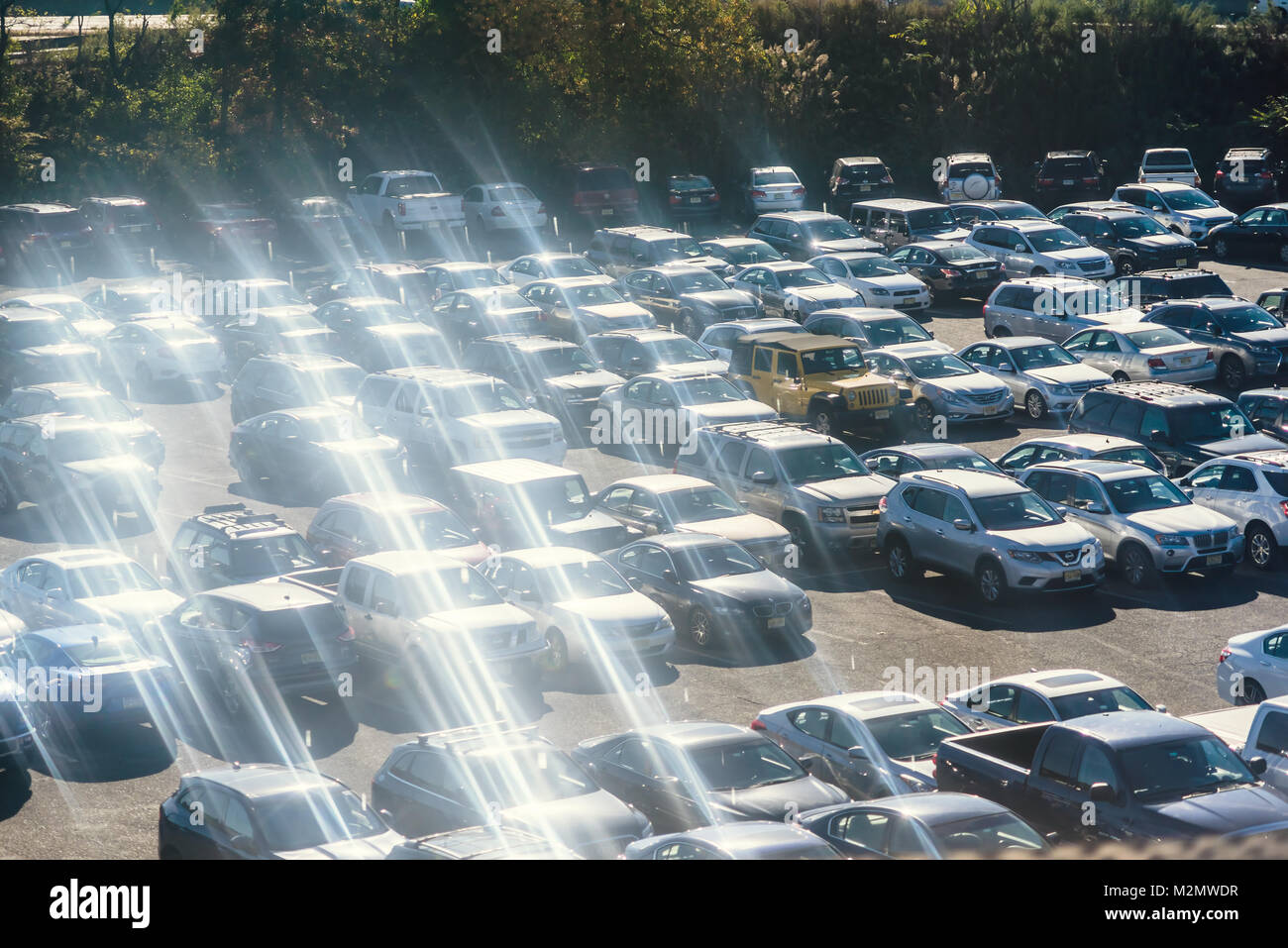 Kearny, USA - 27. Oktober 2017: Blick von New Jersey Auto Parkplatz mit ...