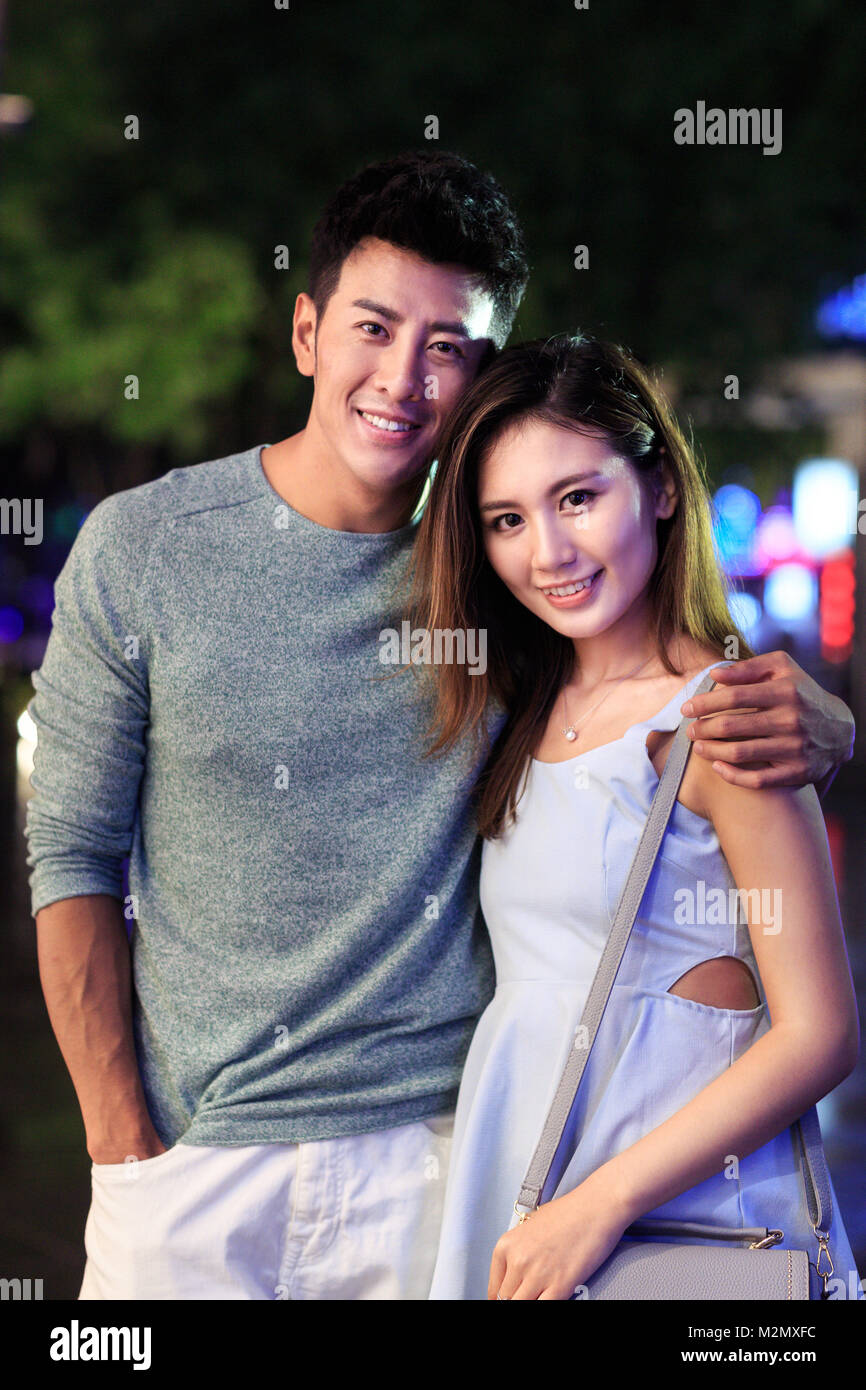 Die jungen liebhaber -Fotos und -Bildmaterial in hoher Auflösung – Alamy