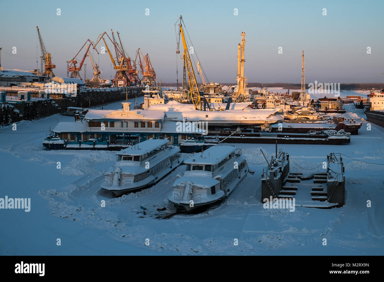 Port de ferry majeur ainsi que port de croisière -Fotos und ...