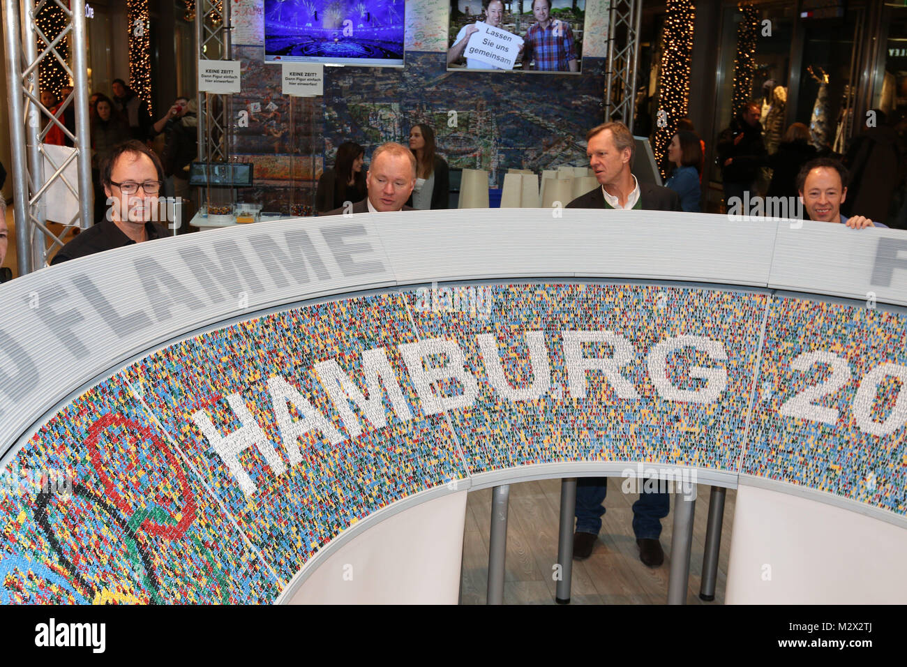 Gerit und Frederik Braun mit Stephan Hertz (å Teilhaber Miniatur ...