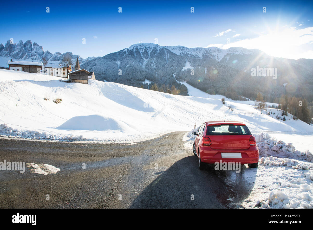 Rote auto landschaft -Fotos und -Bildmaterial in hoher Auflösung ...
