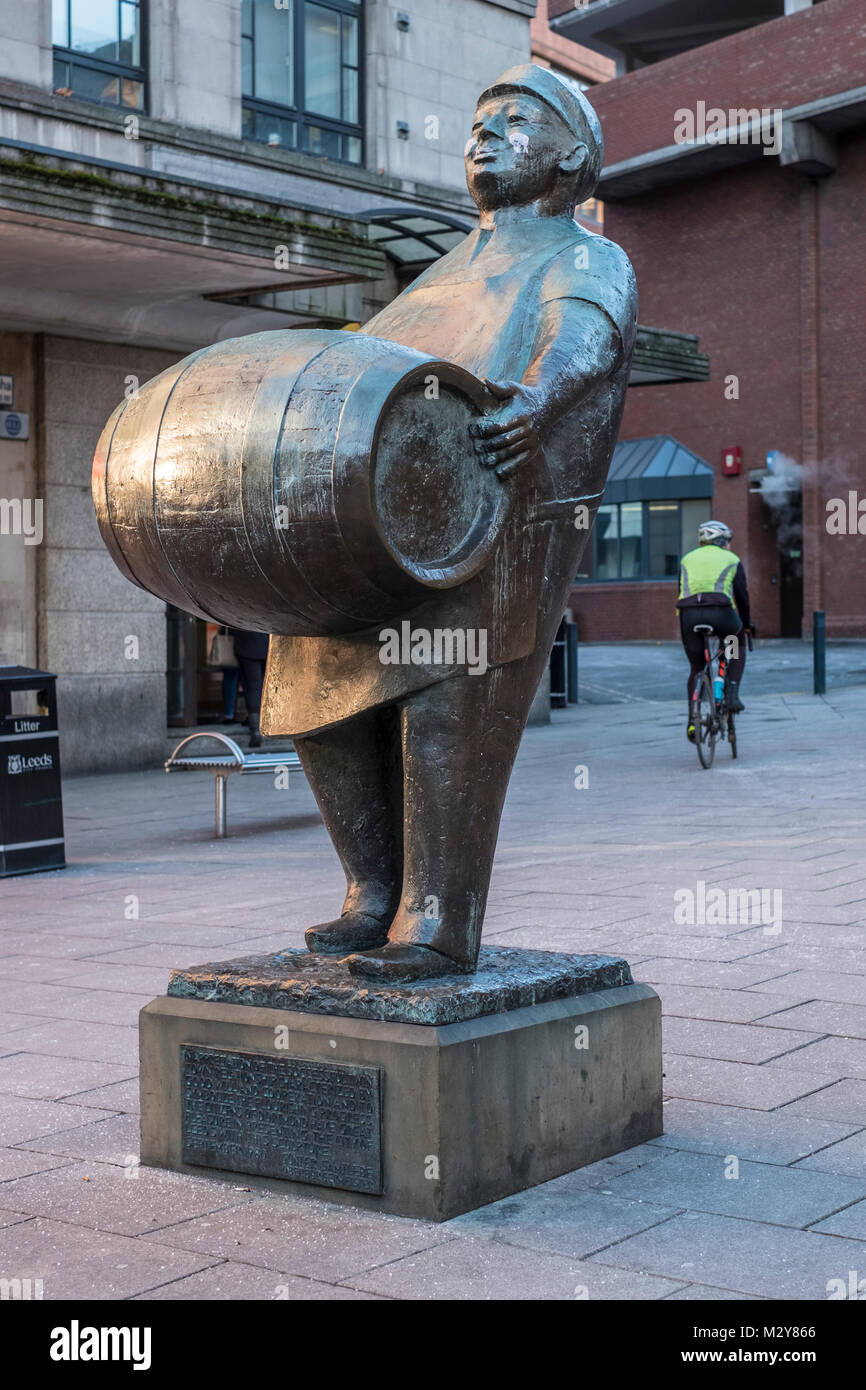 Leeds, St Johns Center, Dortmund Drayman Skulptur feiert ...