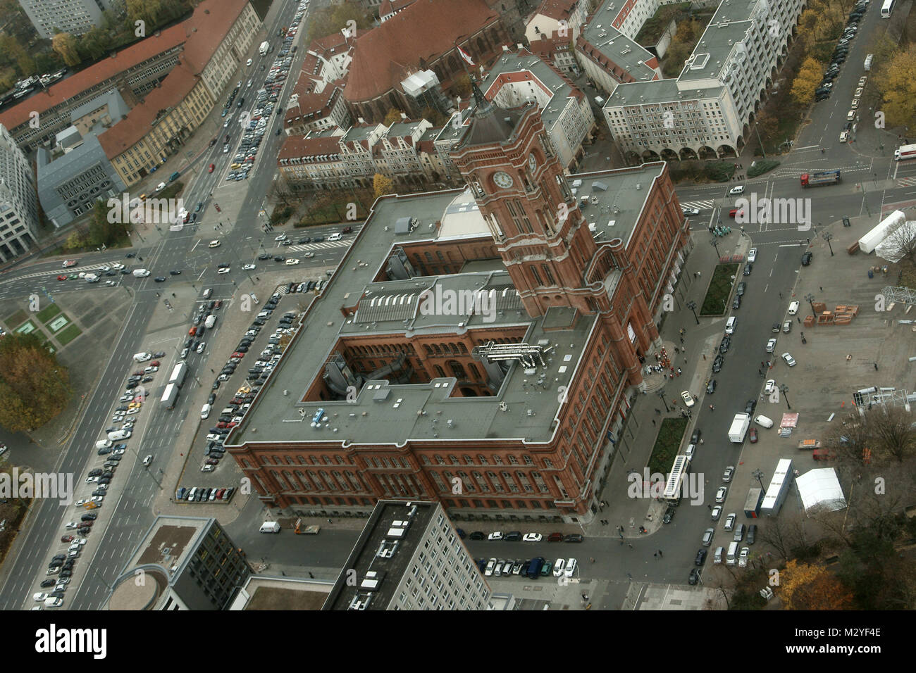 Berliner rathaus rotes rathaus aus -Fotos und -Bildmaterial in hoher ...