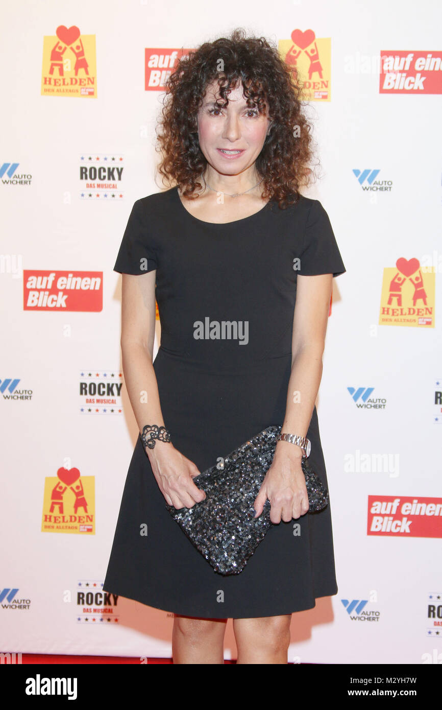 Maria ketikidou -Fotos und -Bildmaterial in hoher Auflösung - Seite 2 ...