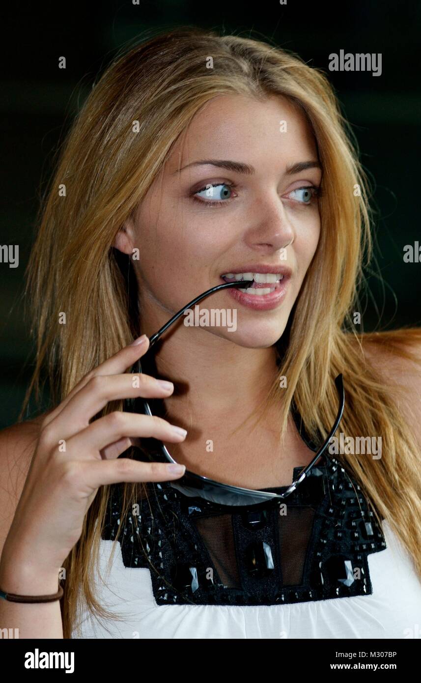 Emily höfer -Fotos und -Bildmaterial in hoher Auflösung – Alamy