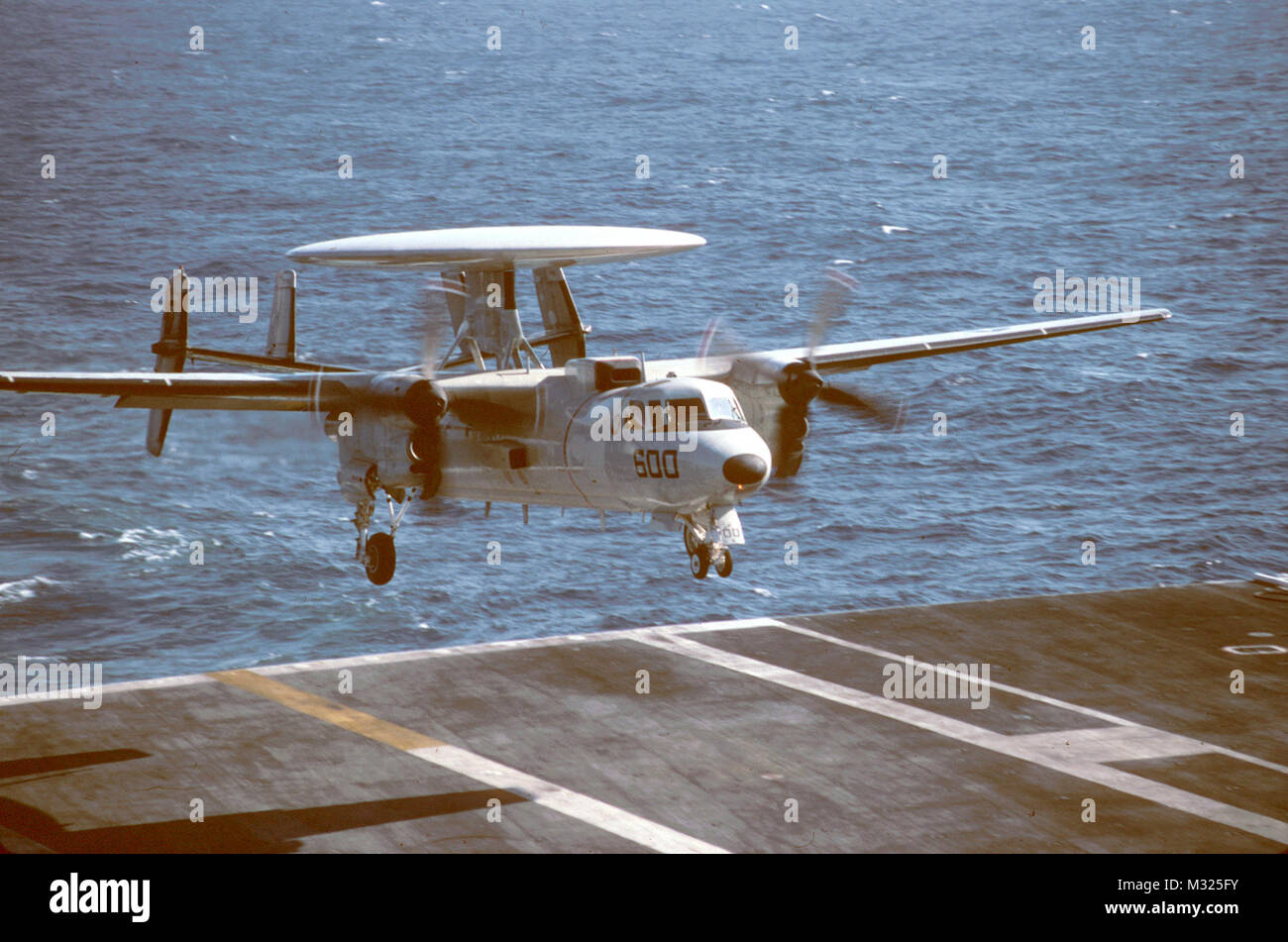 E-2C VAW-120 USS Truman Jan 99 Cdr. David Baranek e2c Hawkeye 05 von ...