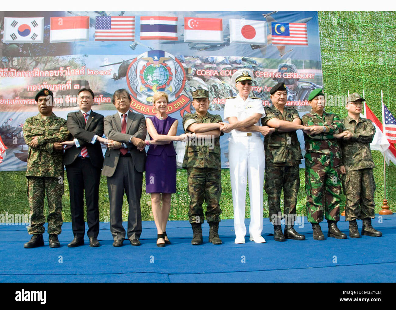 140211-A-WQ 644-0031 PHITSANULOK, Thailand (11. Februar 2014) - US ...
