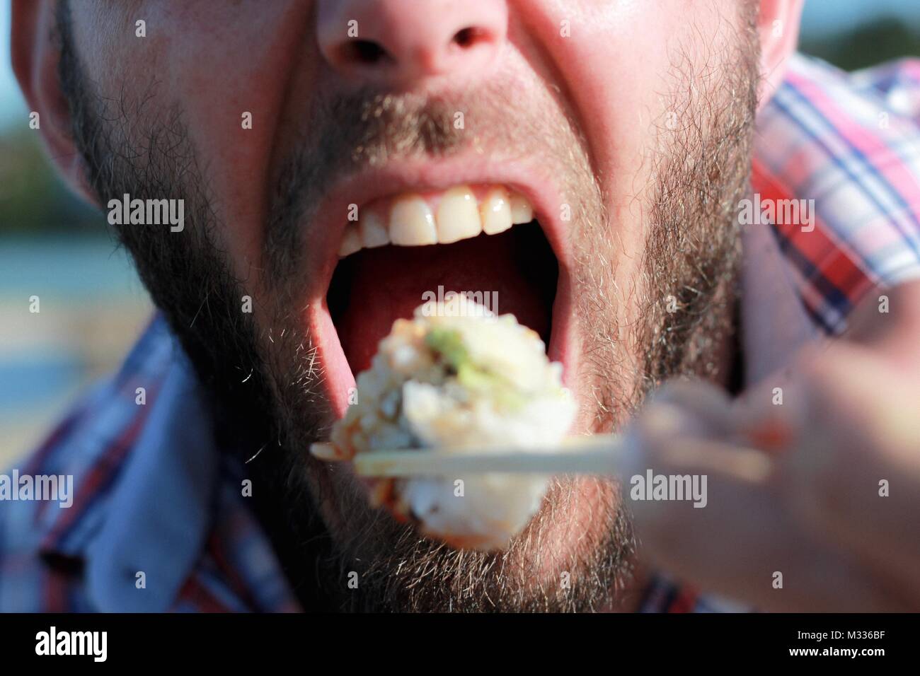 Half open mouth -Fotos und -Bildmaterial in hoher Auflösung – Alamy