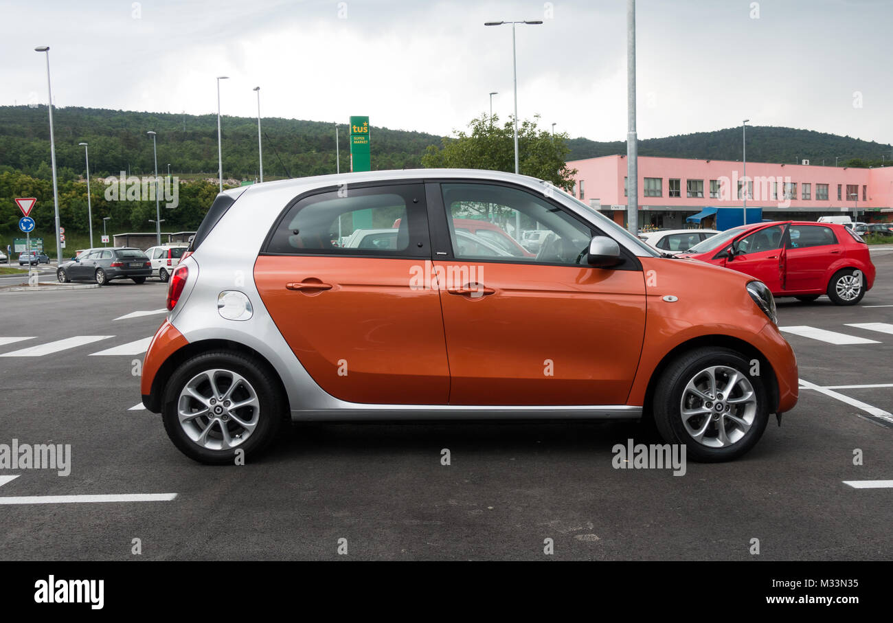 Schnelle supermini -Fotos und -Bildmaterial in hoher Auflösung – Alamy