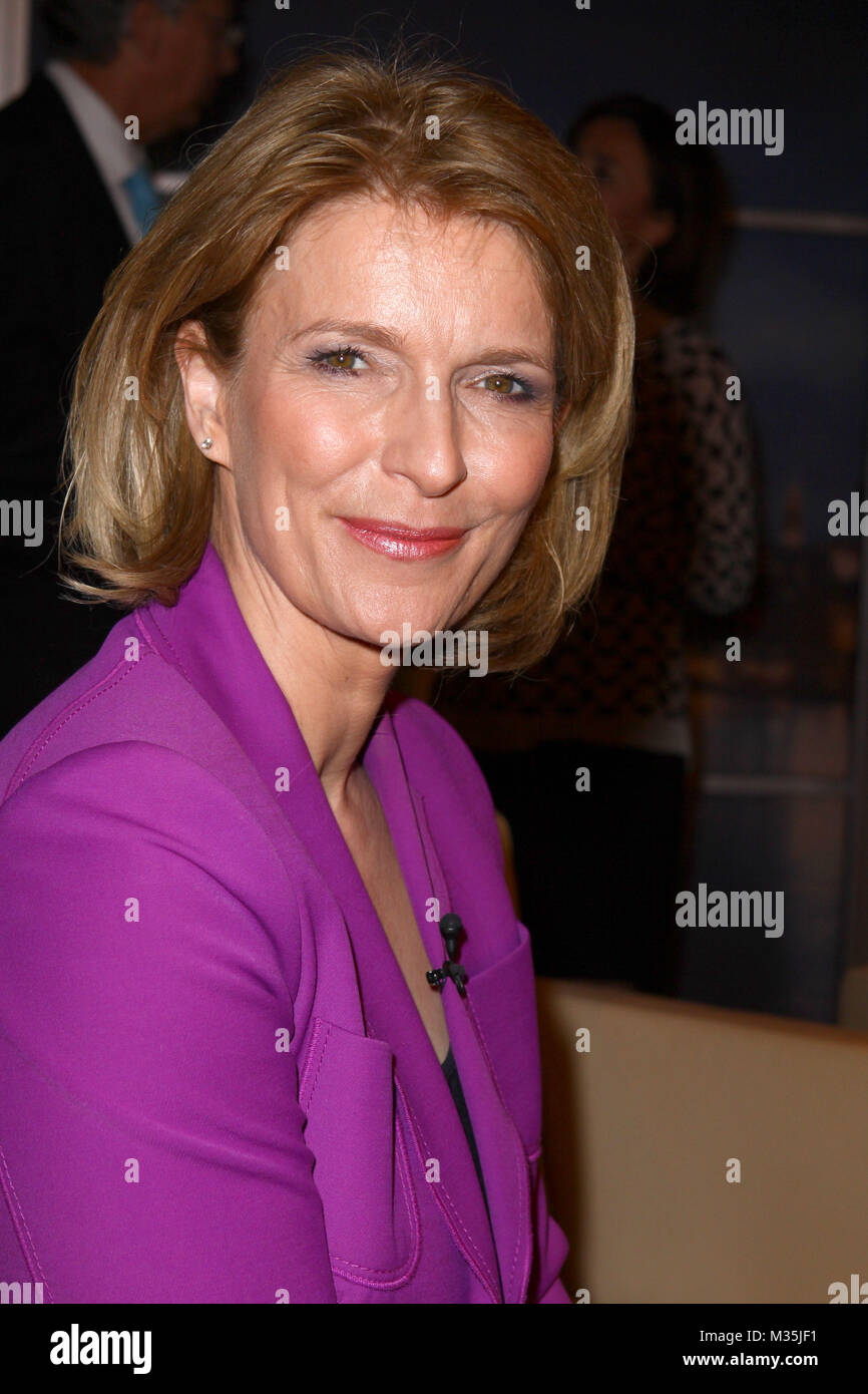 Dr. Susanne Holst ("Tagesschau"-Moderatorin und Aerztin), "Menschen bei ...