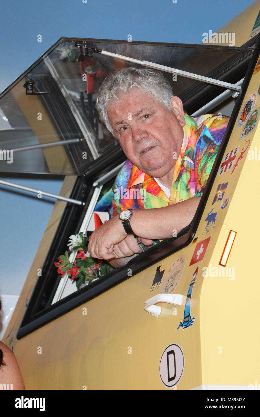 Peter Millowitsch, Premiere'... dat nennt man camping', Millowitsch ...