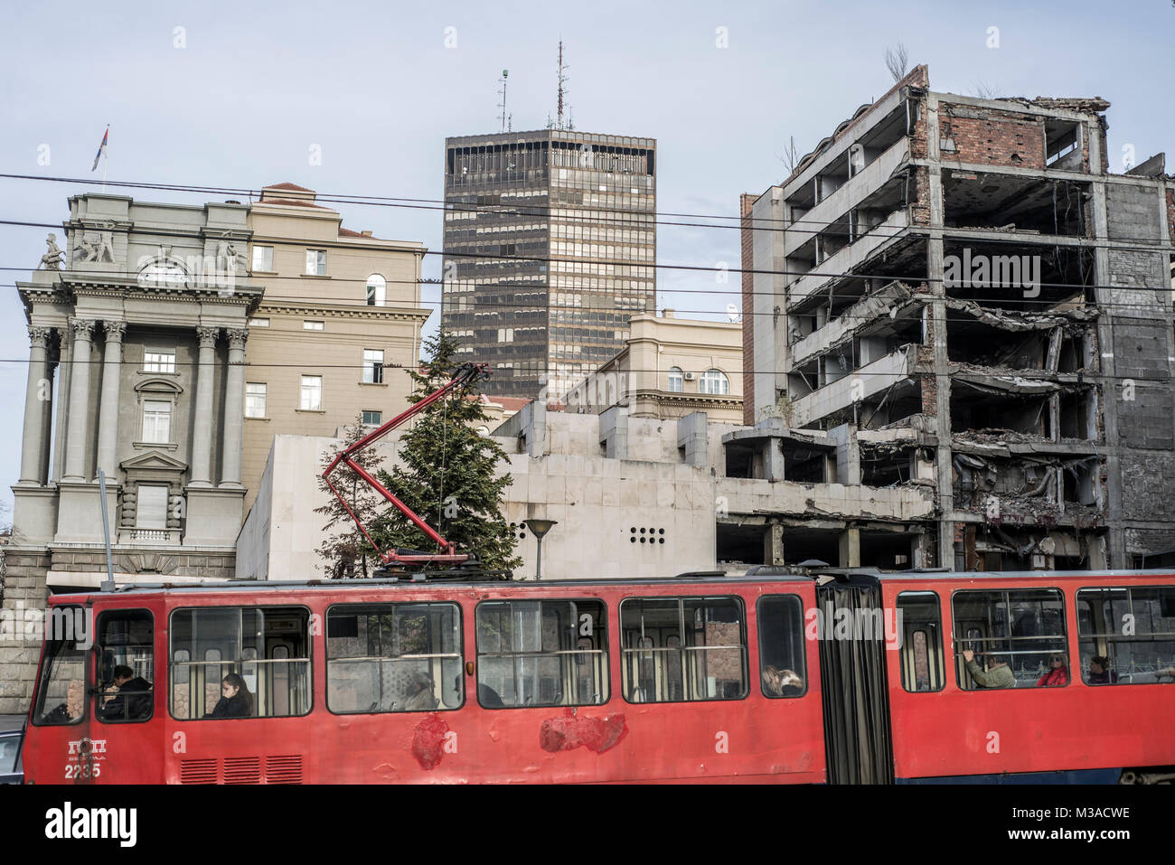 Nato bombing belgrade destruction serbia -Fotos und -Bildmaterial in ...