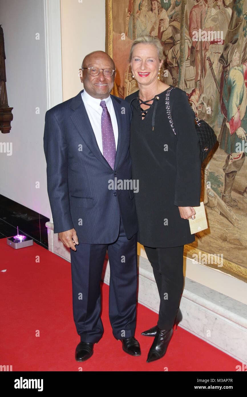 Ian Karan mit Ehefrau Barbara, Soiree im Hotel Vier Jahreszeiten ...
