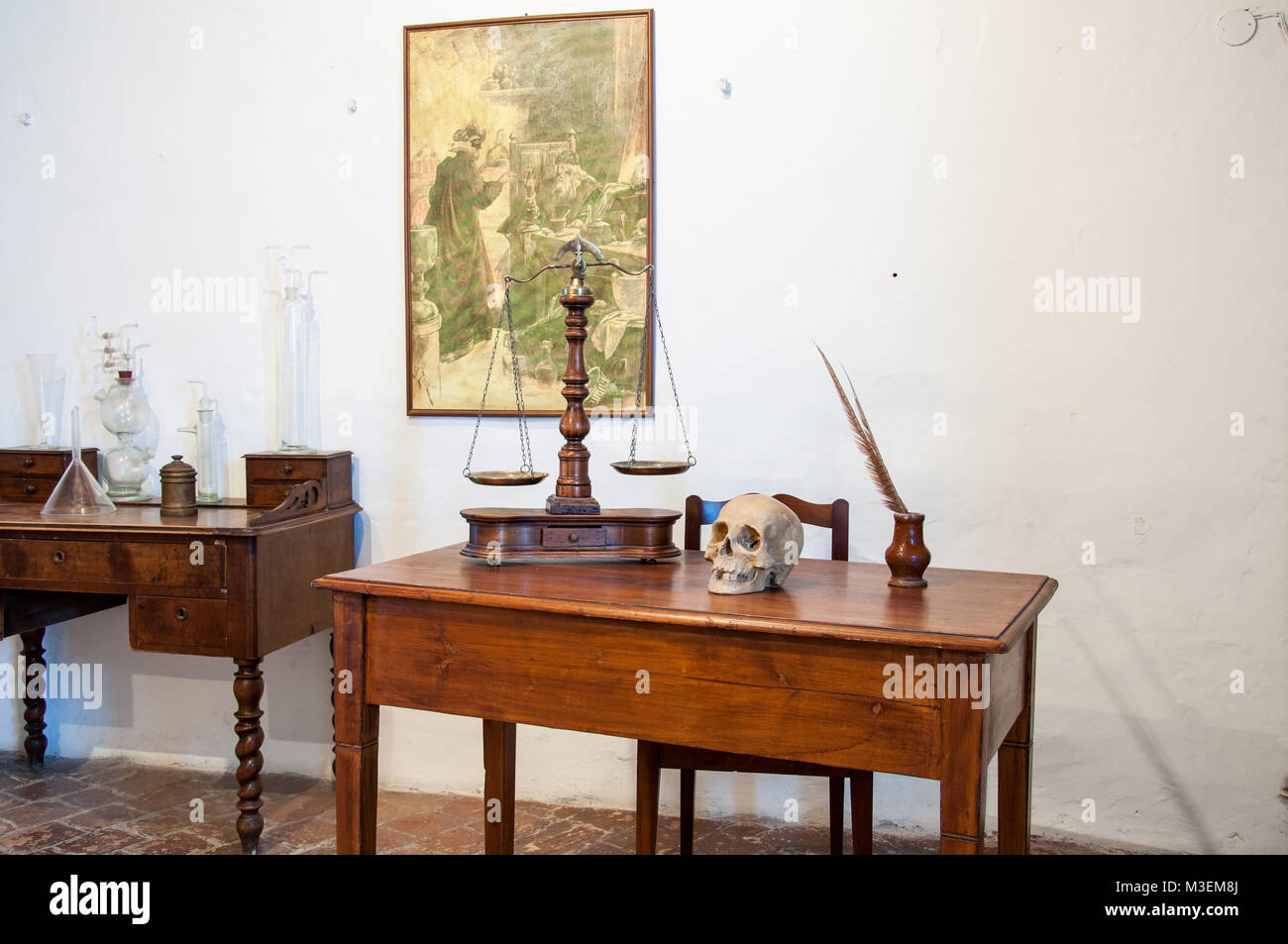 In seinem alchemielabor -Fotos und -Bildmaterial in hoher Auflösung – Alamy