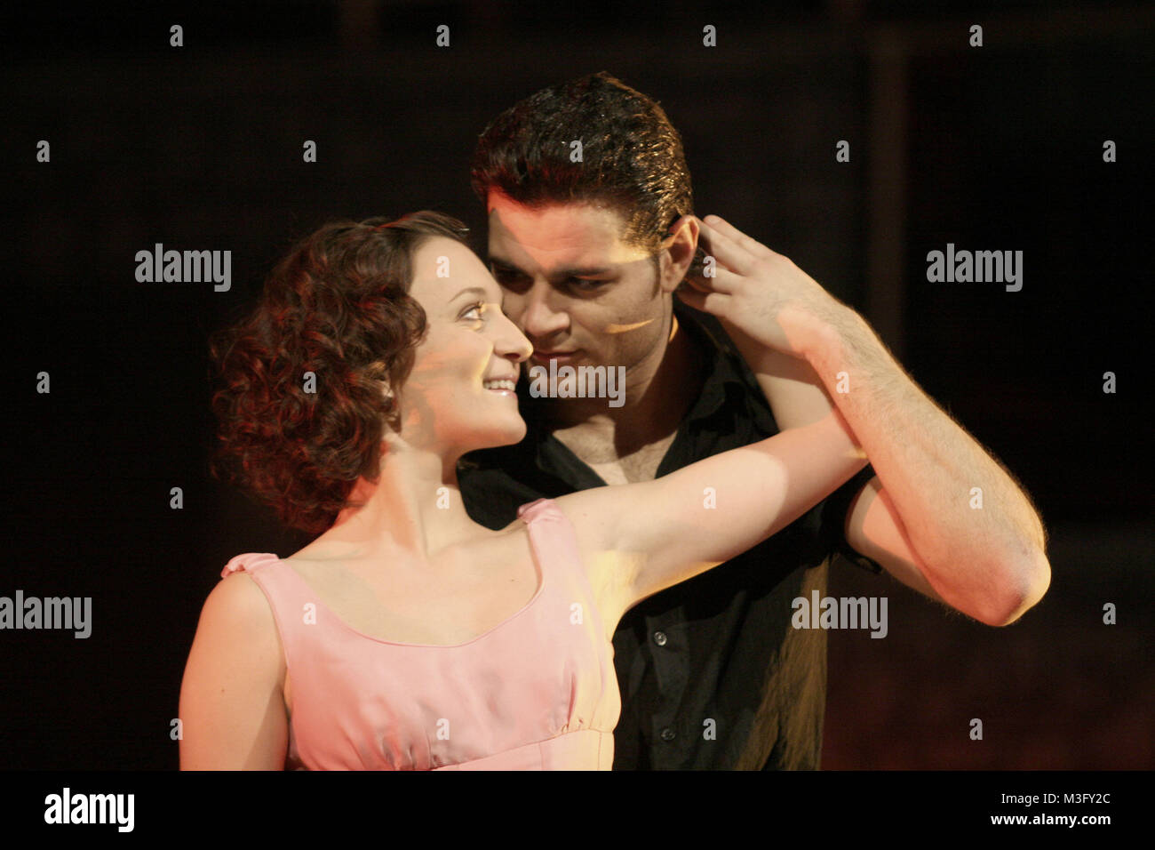 Dirty dancing live on stage hamburg -Fotos und -Bildmaterial in hoher ...