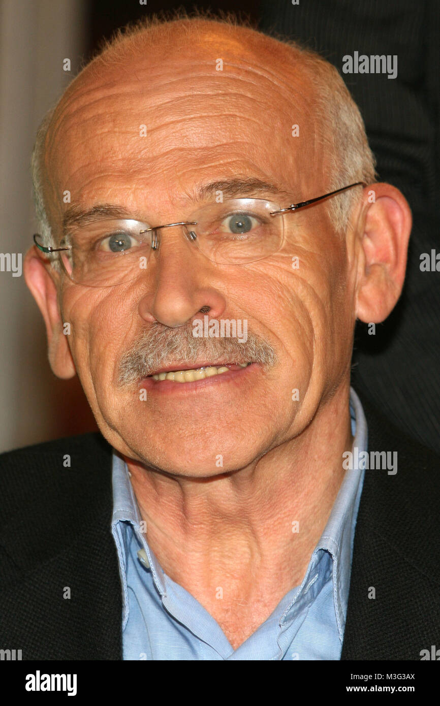 Guenter wallraff -Fotos und -Bildmaterial in hoher Auflösung – Alamy