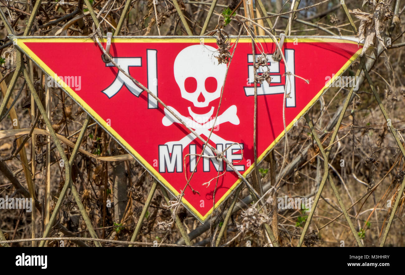 38th Parallel Sign Stockfotos und -bilder Kaufen - Alamy