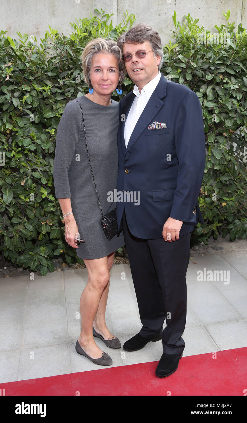 Inga Griese-Schwenkow und Peter Schwenkow erklaerte, die Kunst der ...