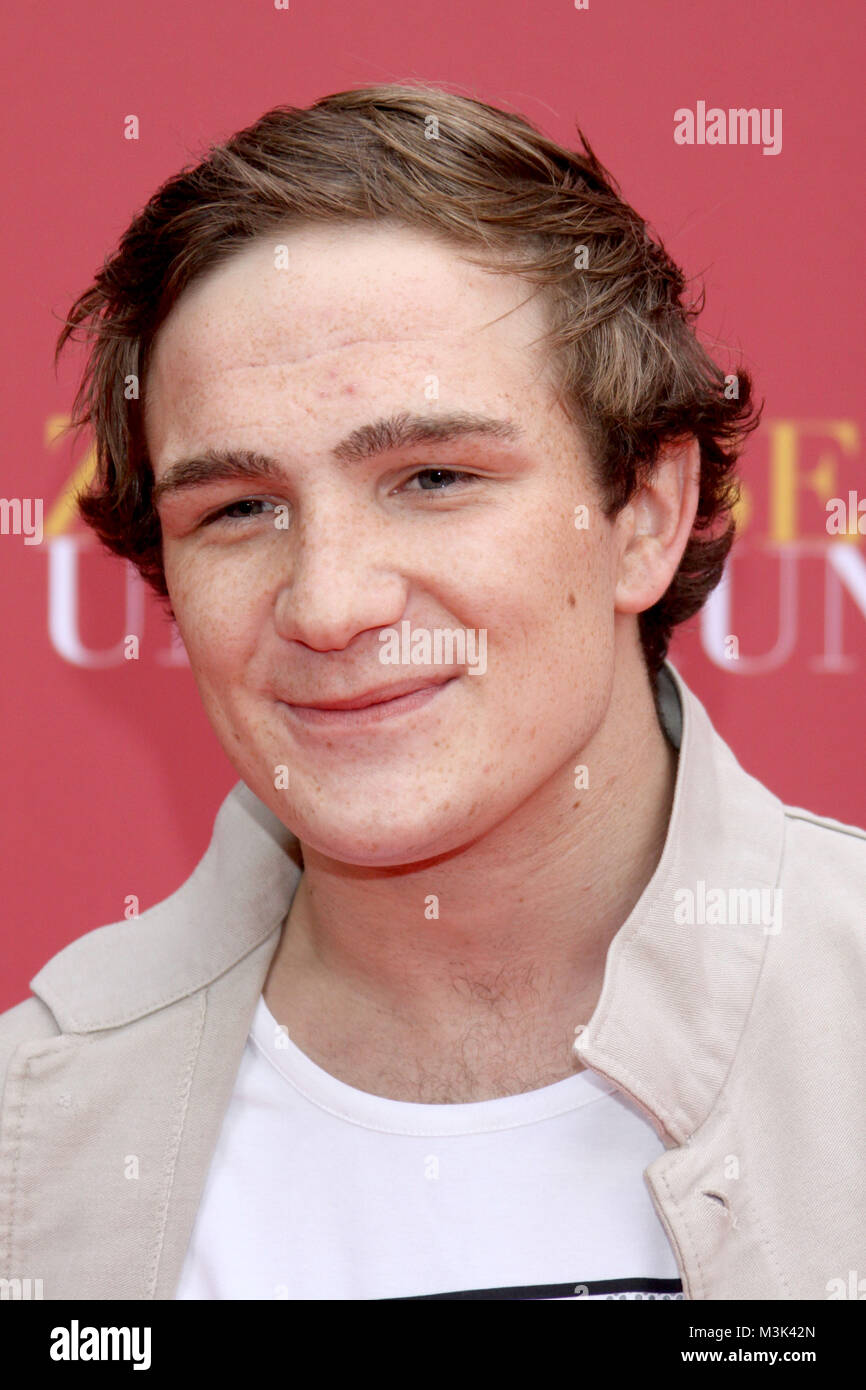 Frederick lau premiere -Fotos und -Bildmaterial in hoher Auflösung – Alamy