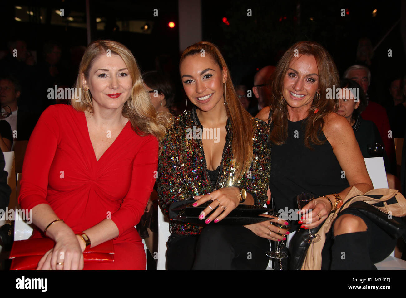 Sandra Quadflieg und Ronja Hilbert mit Freundin, Modenschau Audi Q2 ...