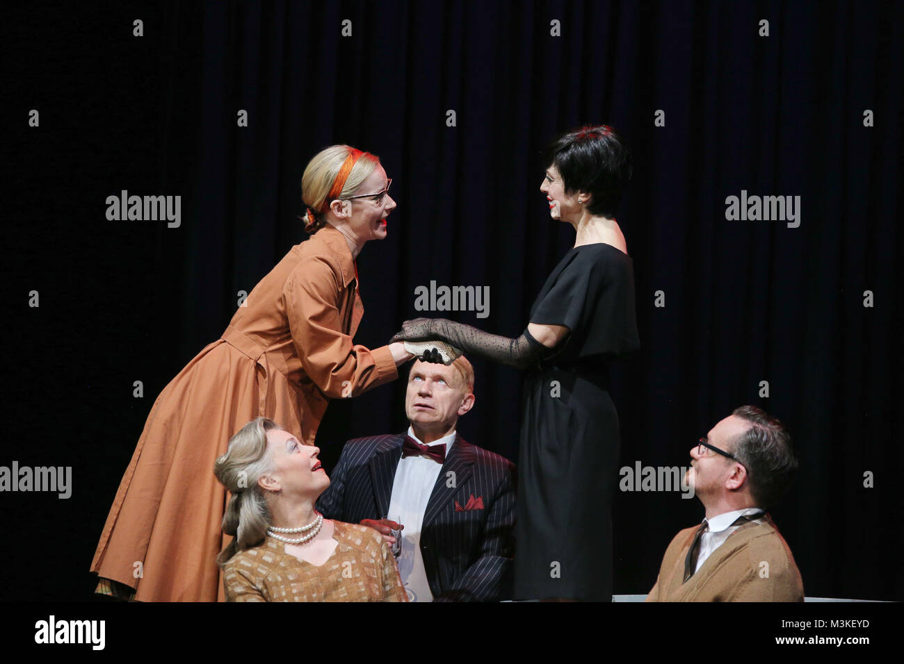 With helen schneider -Fotos und -Bildmaterial in hoher Auflösung ...