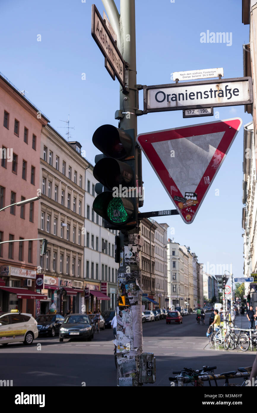 Clubbing berlin -Fotos und -Bildmaterial in hoher Auflösung – Alamy